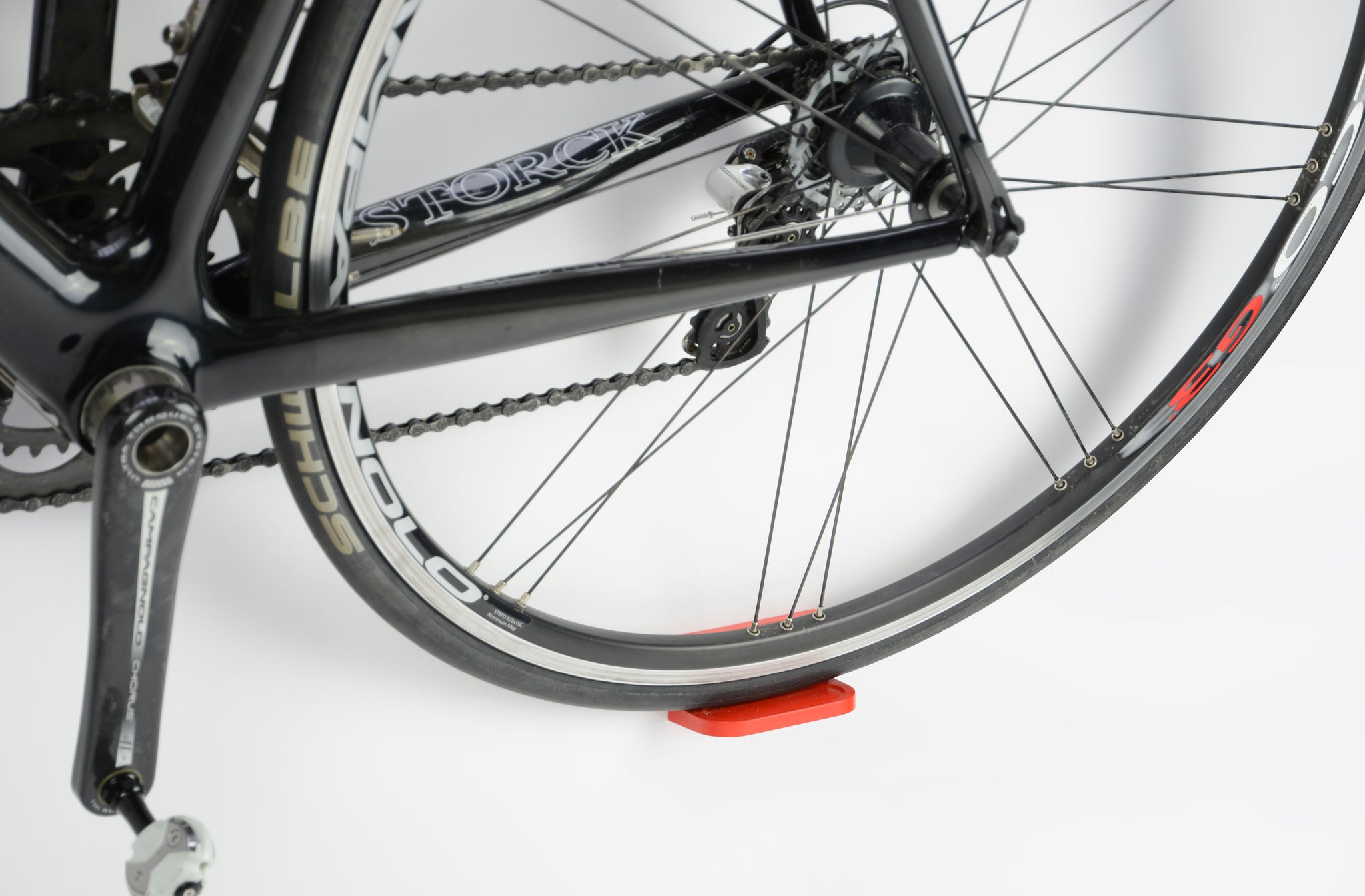 Cycloc Super Hero - Wall-mounted Cycle Storage for Clipless Pedals